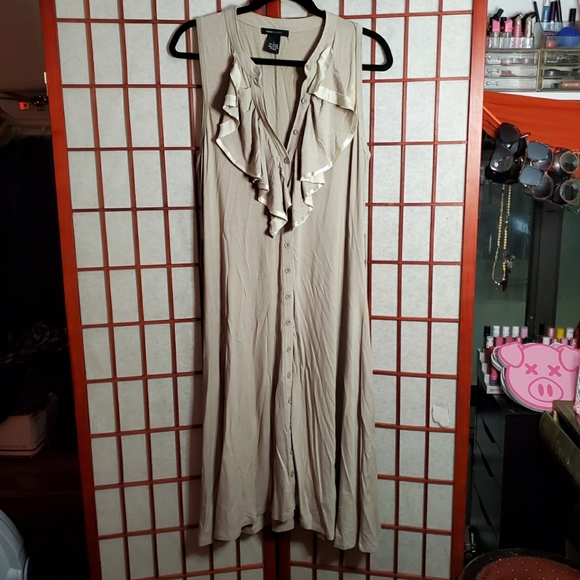 BCBGMaxAzria | Dresses | Guc Bcbg Tan Button Down Midi Dress Lg Missing ...